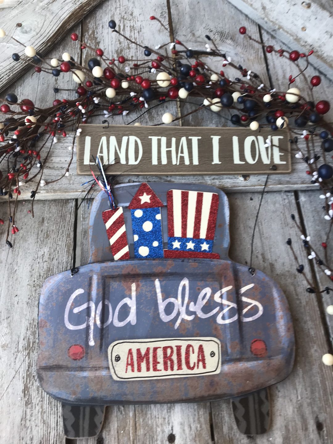 Wooden Pickup Patriotic truck back sign - Kelea's Florals
