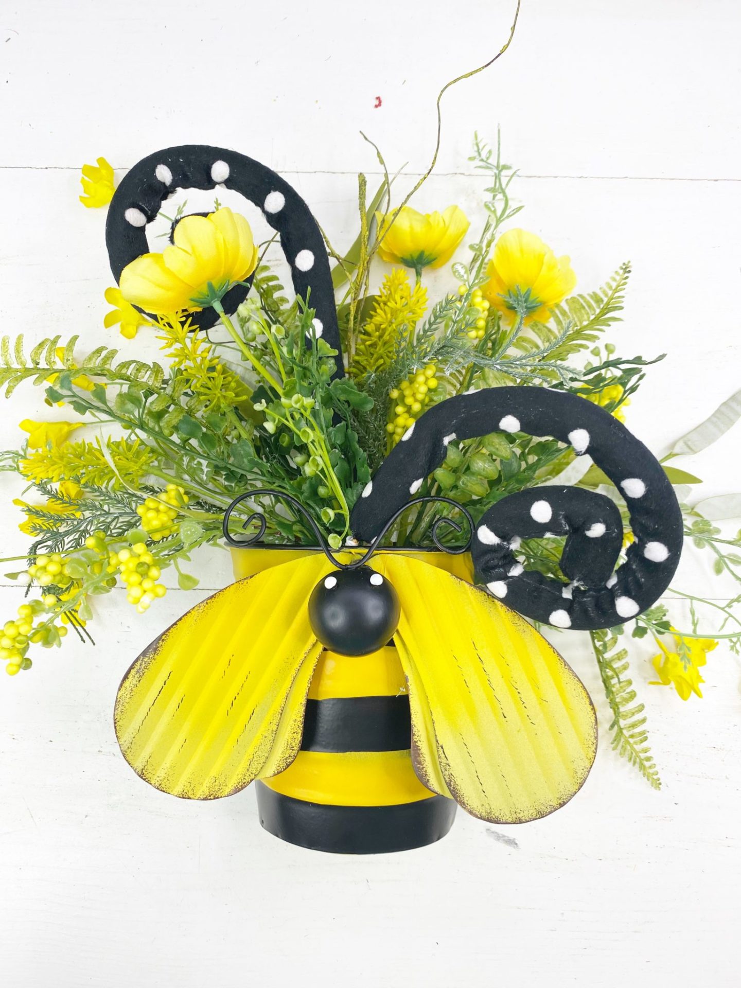 Bee Wall Pocket Kit - Kelea's Florals