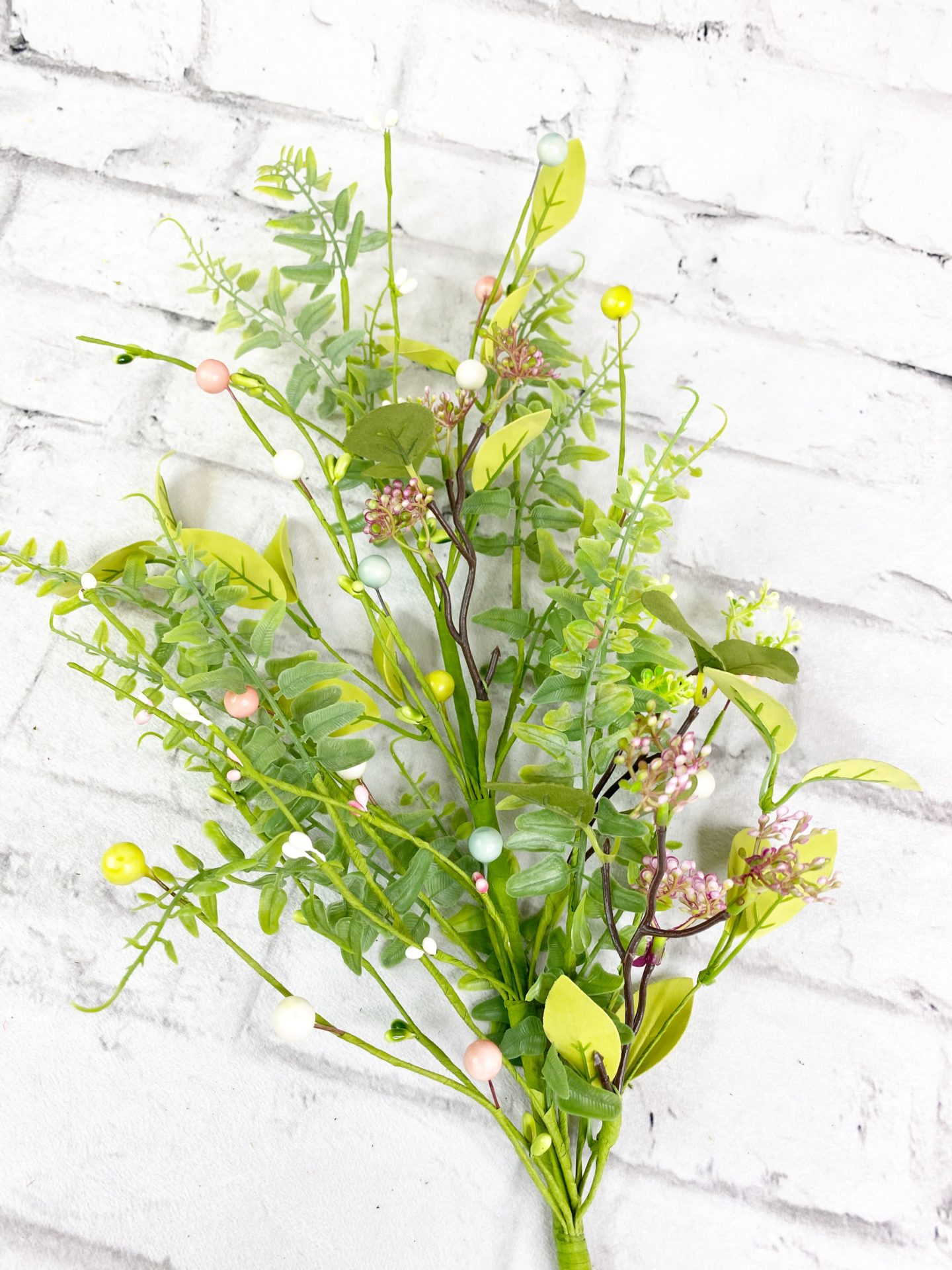 26" Mixed Green with Berry Spray - Kelea's Florals