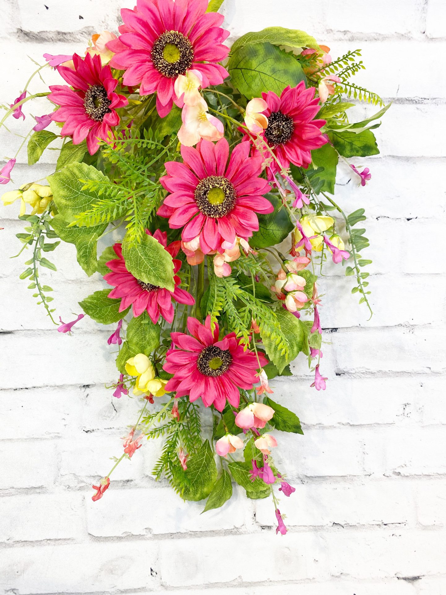 Daisy Mix Flower Swag - Kelea's Florals