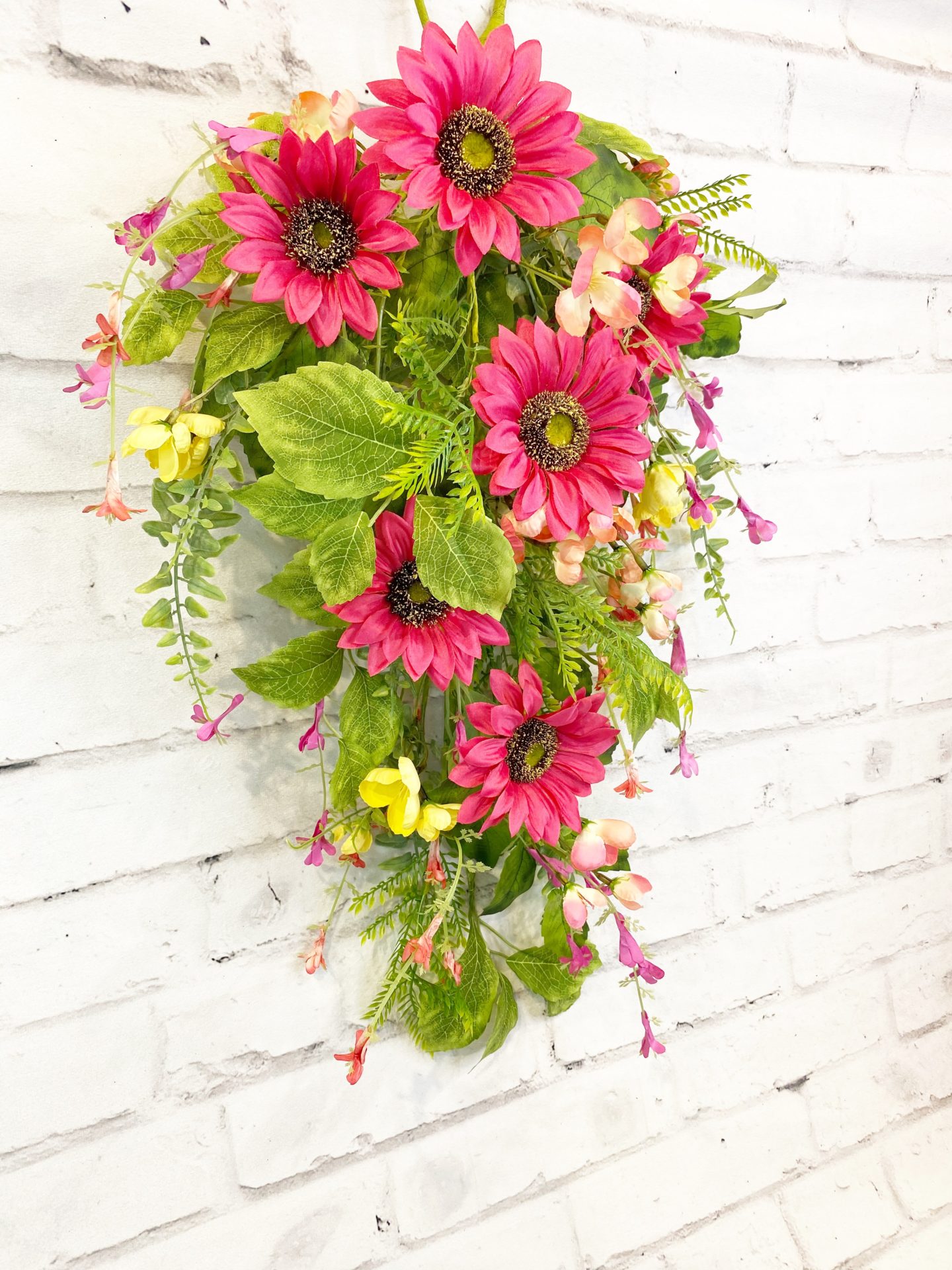 Daisy Mix Flower Swag - Kelea's Florals