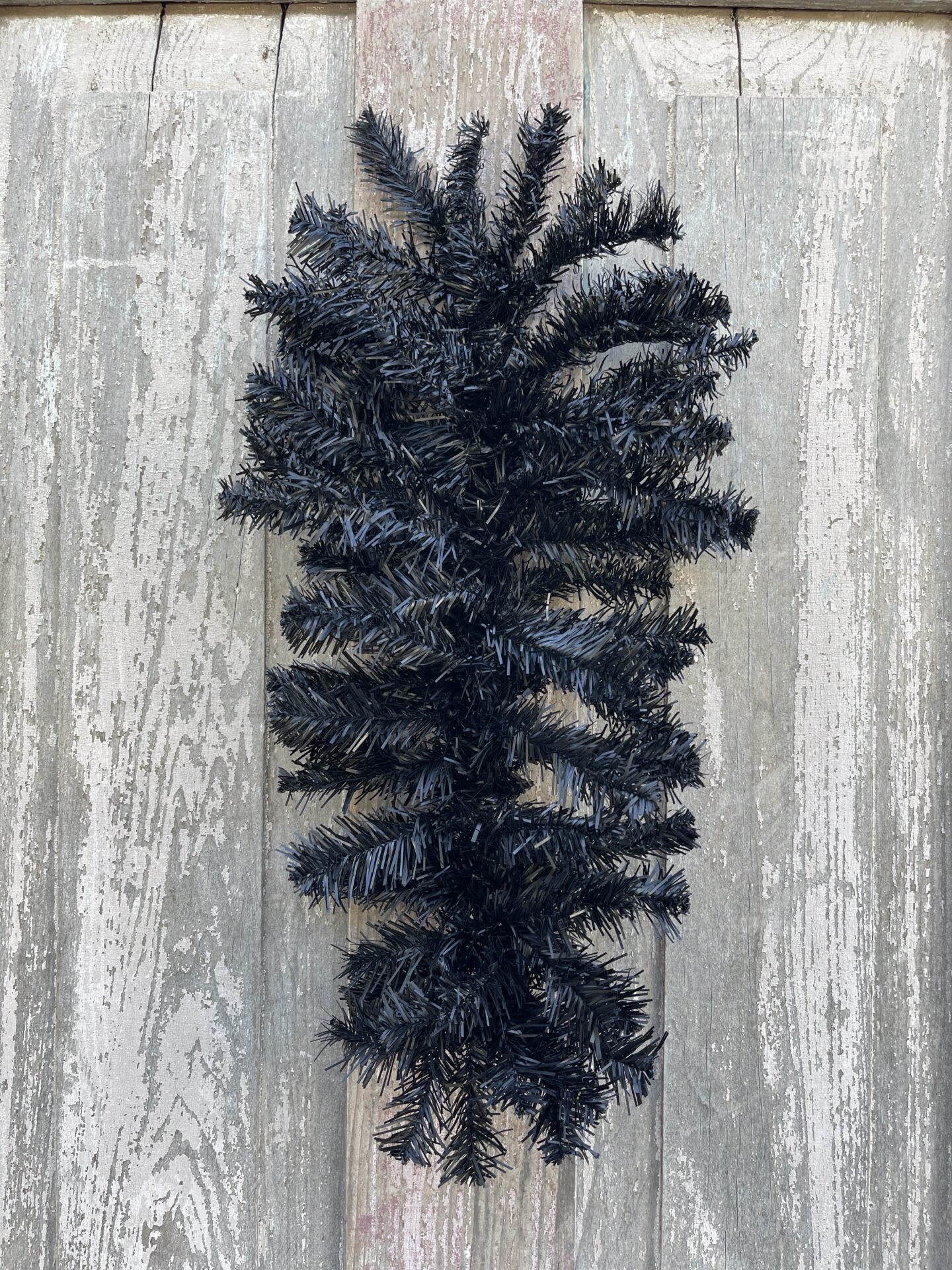 Medium 24" Black Swag Base - Kelea's Florals