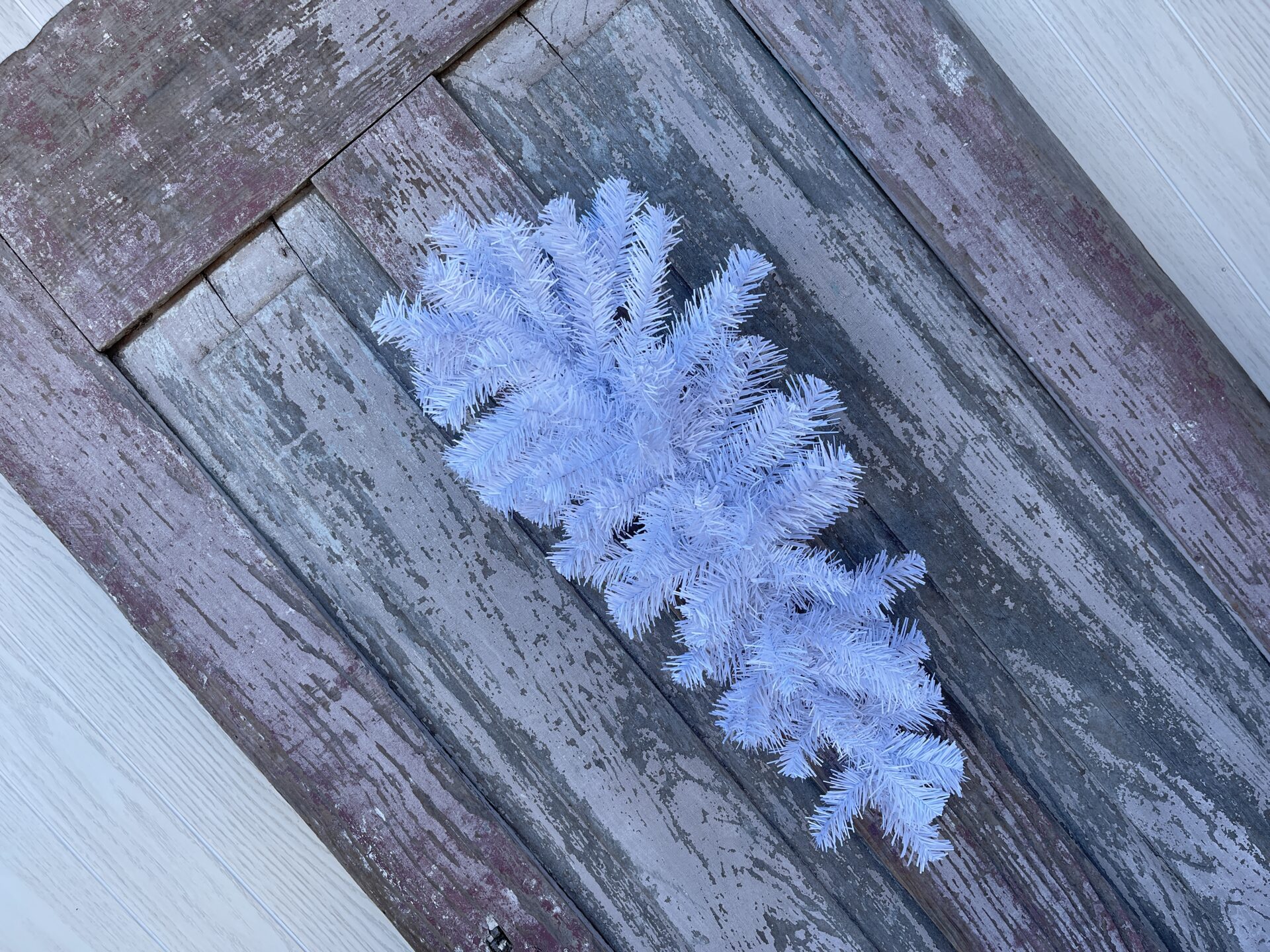 Medium 24" White Swag Base - Kelea's Florals