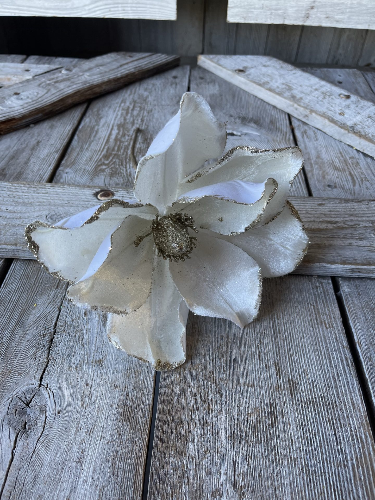 Cream Velvet Magnolia Pick - Kelea's Florals