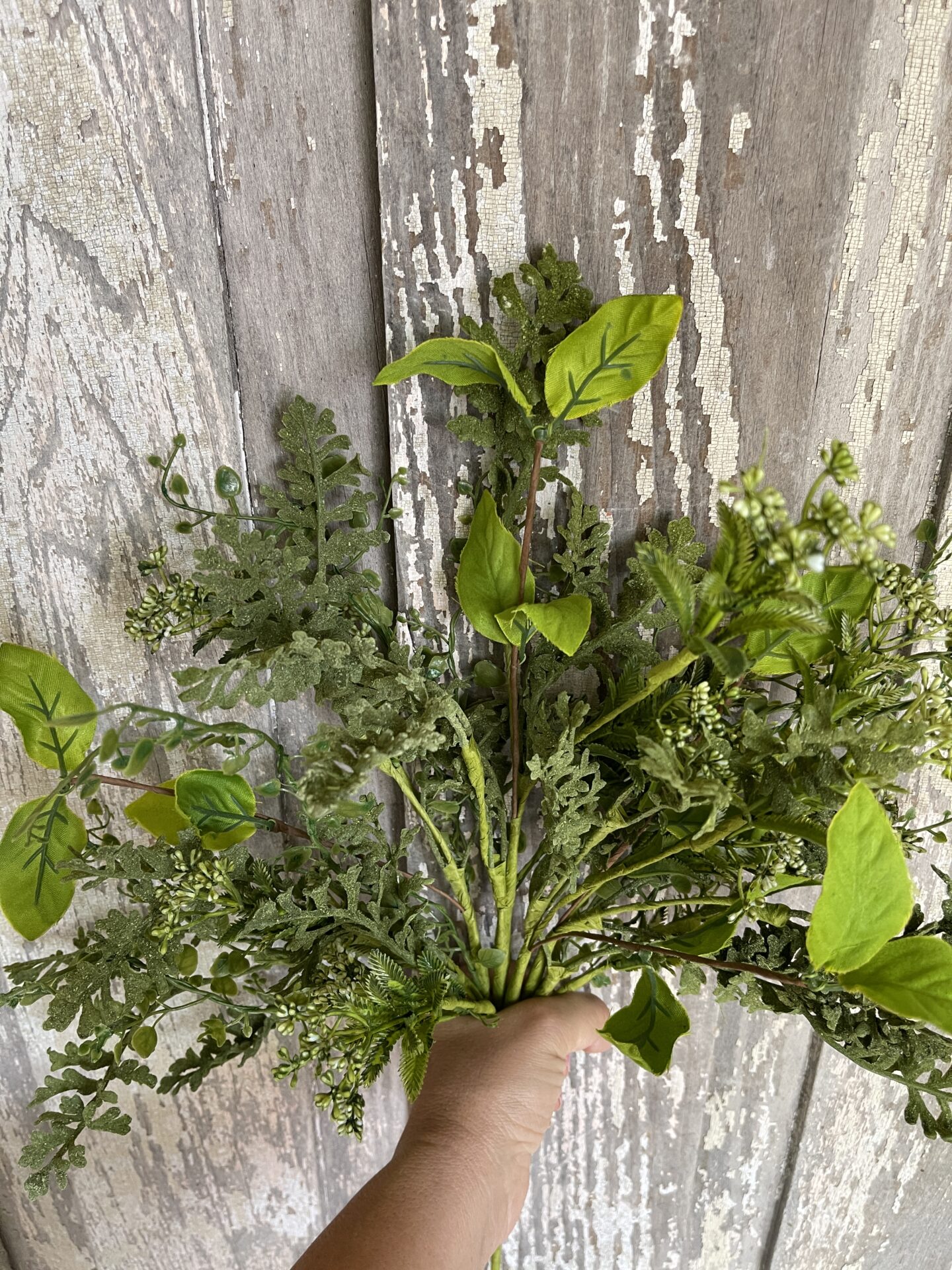 23" Fern Boxwood Mixed - Kelea's Florals