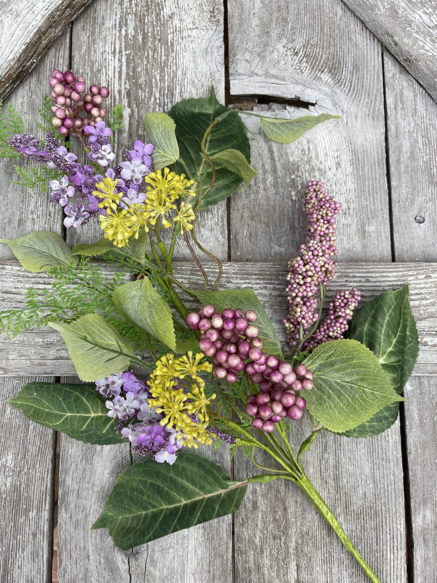 Lavender Berry Stem - Kelea's Florals