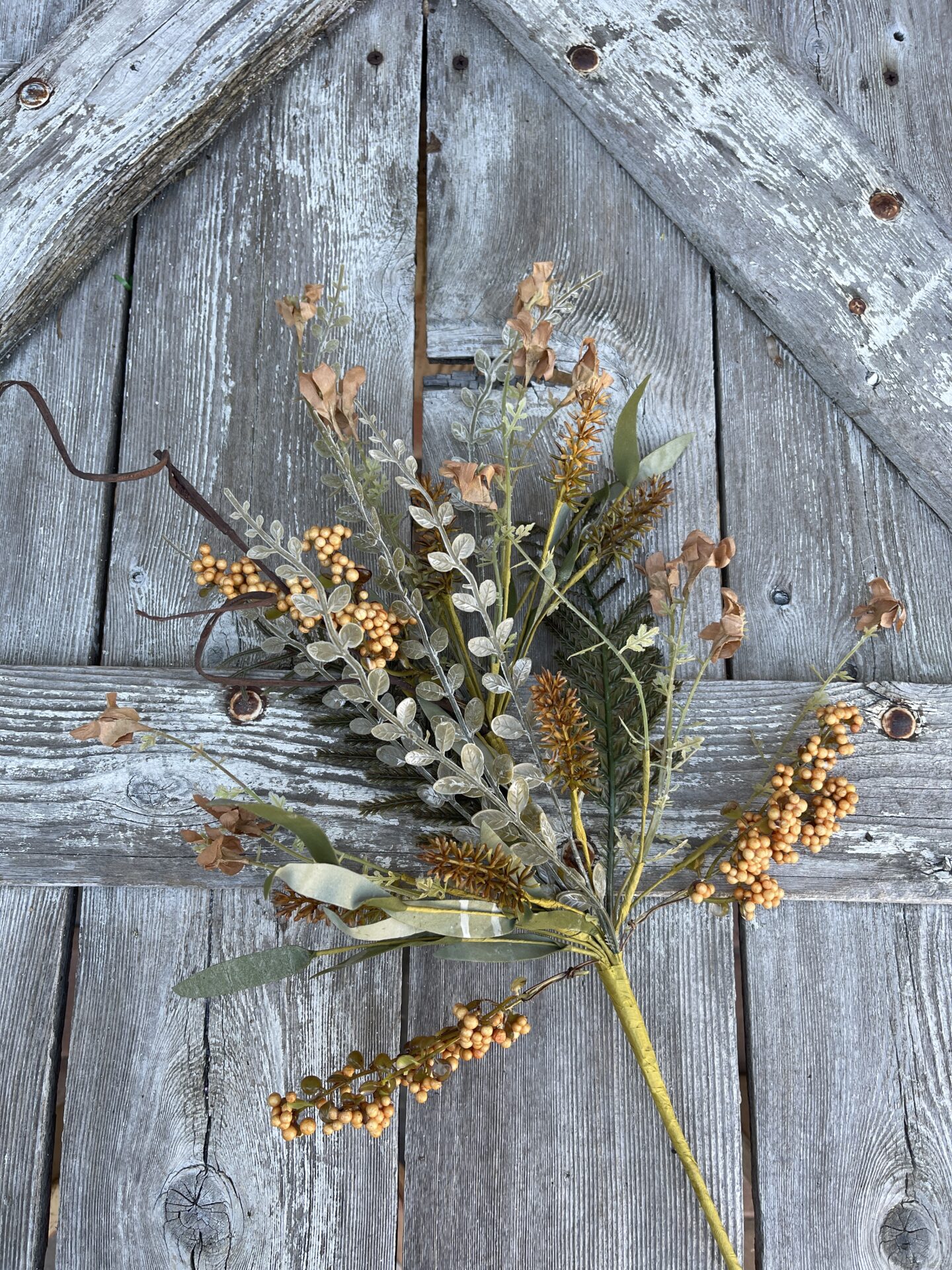 Beige Lavender Berry Spray - Kelea's Florals