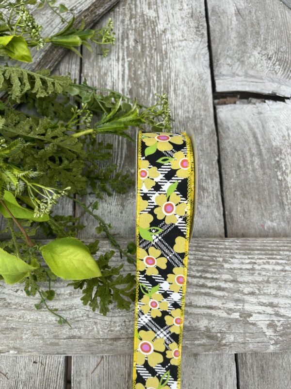 1.5" Black and White Diagonal Plaid with Yellow Flowers Wired Ribbon on ...