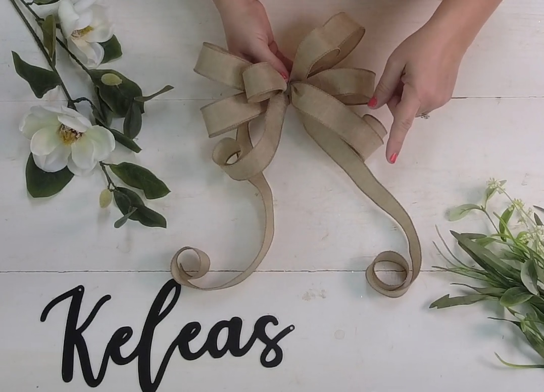 Hand Bow, bow made by hand - Kelea's Florals