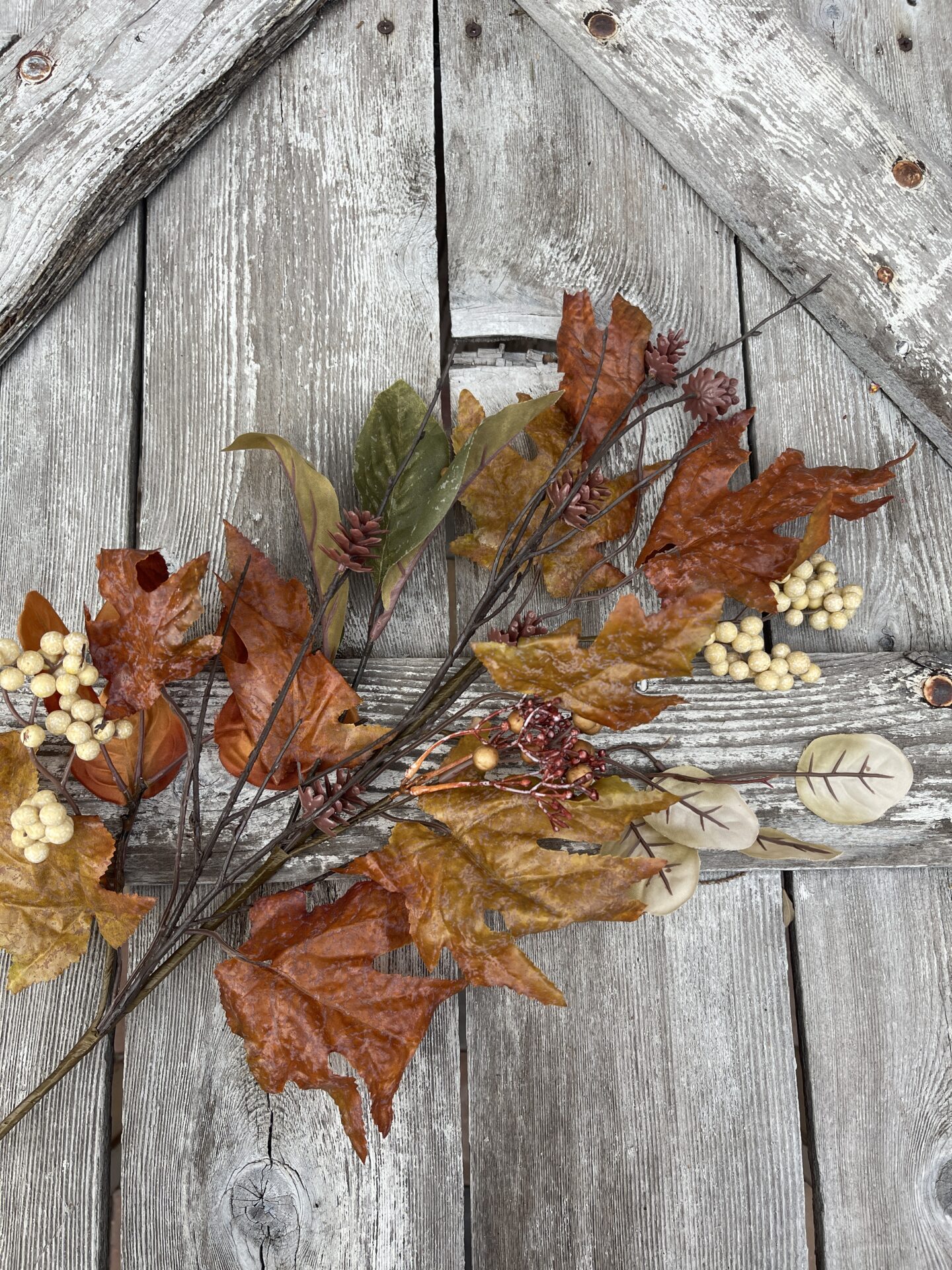 Maple Berry Pinecone - Kelea's Florals