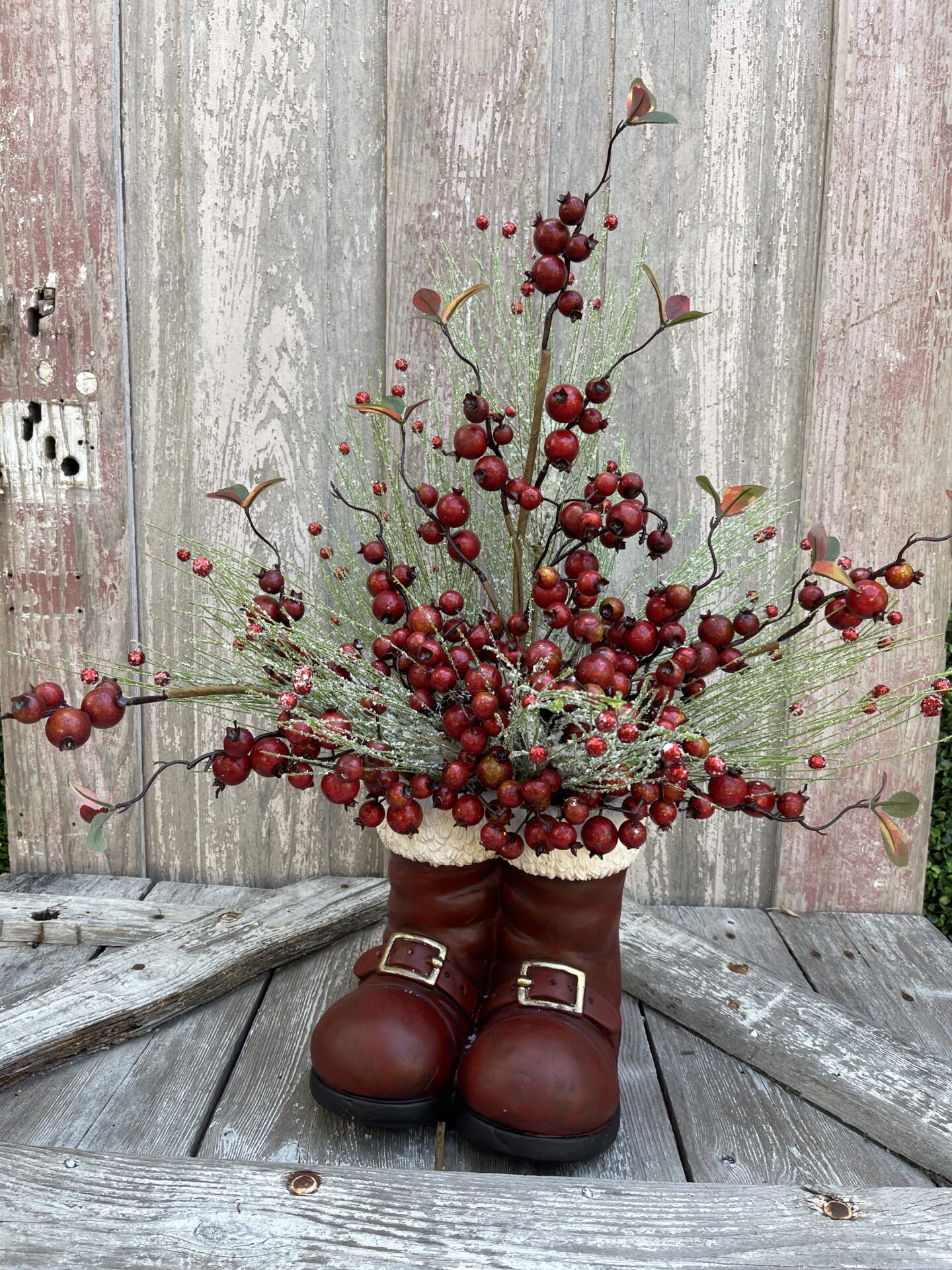 Santas Boots Berry Centerpiece Kit - Kelea's Florals