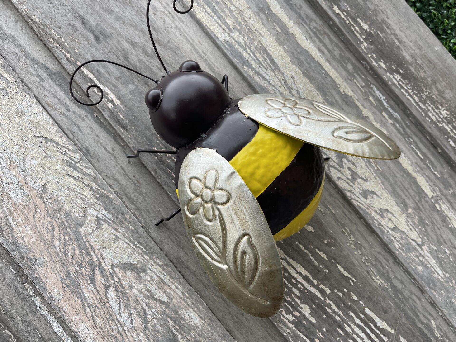 Large Metal Bee - Kelea's Florals