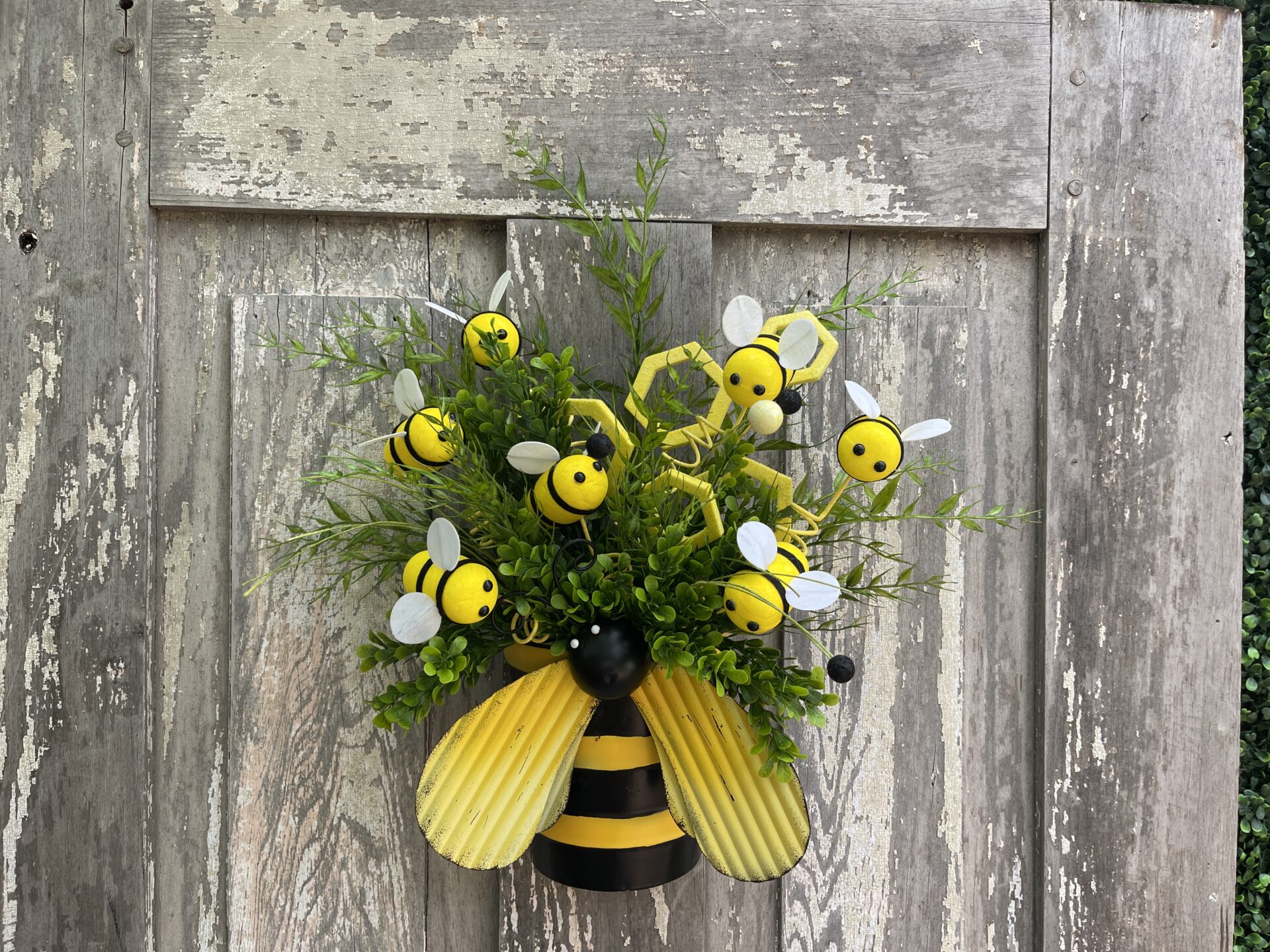 Buzzing Bee Metal Wall Pocket Kit Supply List - Kelea's Florals