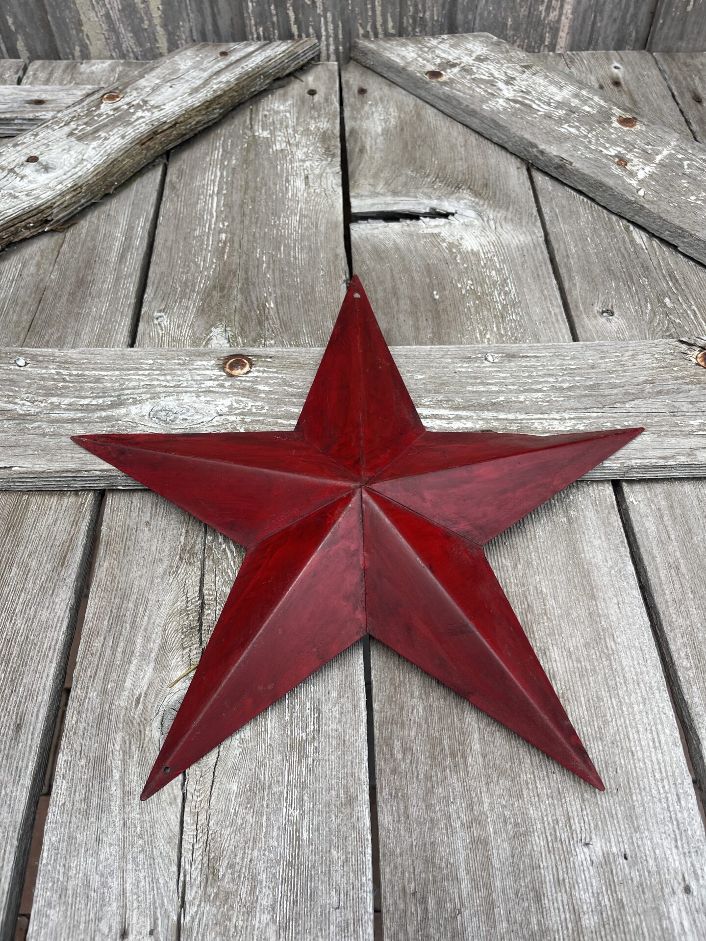 Red Rustic Metal Star - Kelea's Florals