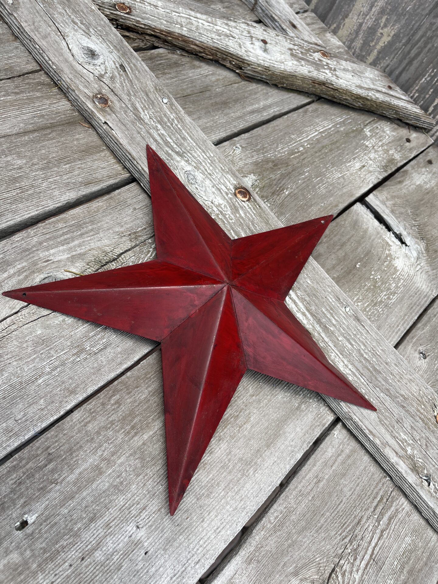 Red Rustic Metal Star - Kelea's Florals