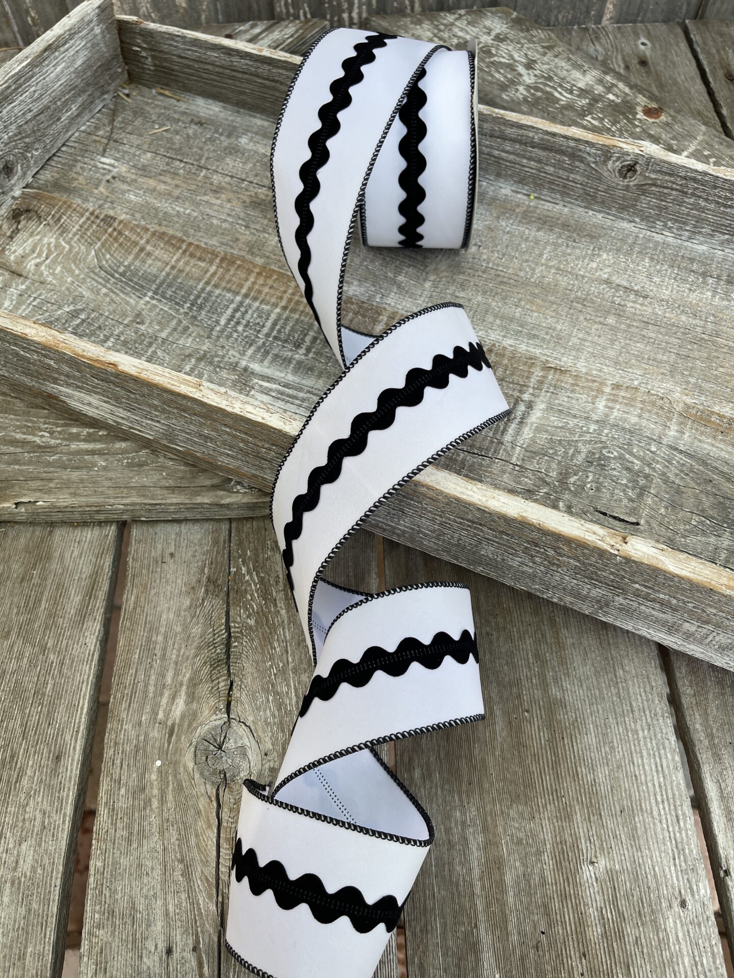 2.5" White Velvet with Black Rickrack in Center Wired Ribbon, 10 Yards ...