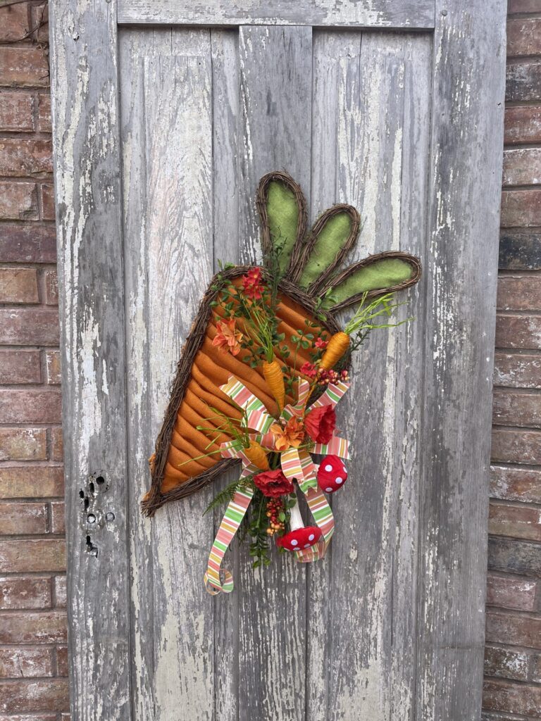 Spring Decor with Carrots: Wreaths, Door Hangers & Bunny Designs to Try ...